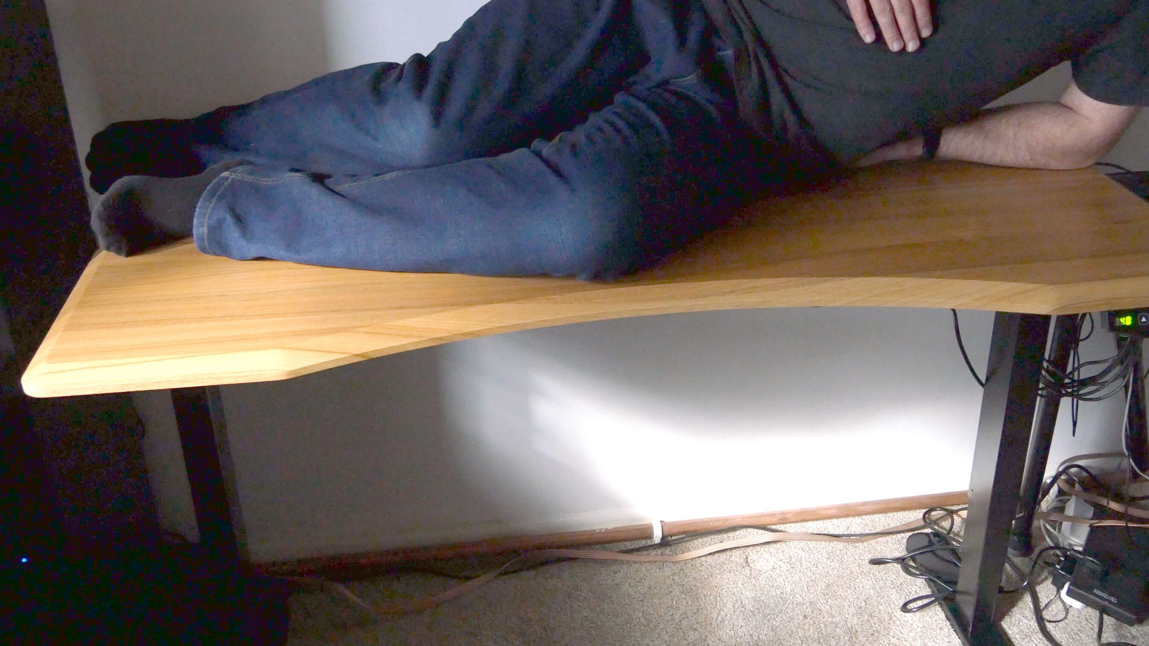 Working From Home? The Flexispot E5 Electric Standing Desk Is an ...
