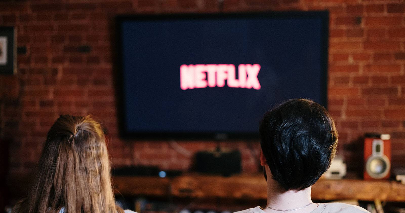 6 Reasons to Use the Netflix Shuffle Button to "Play Something"