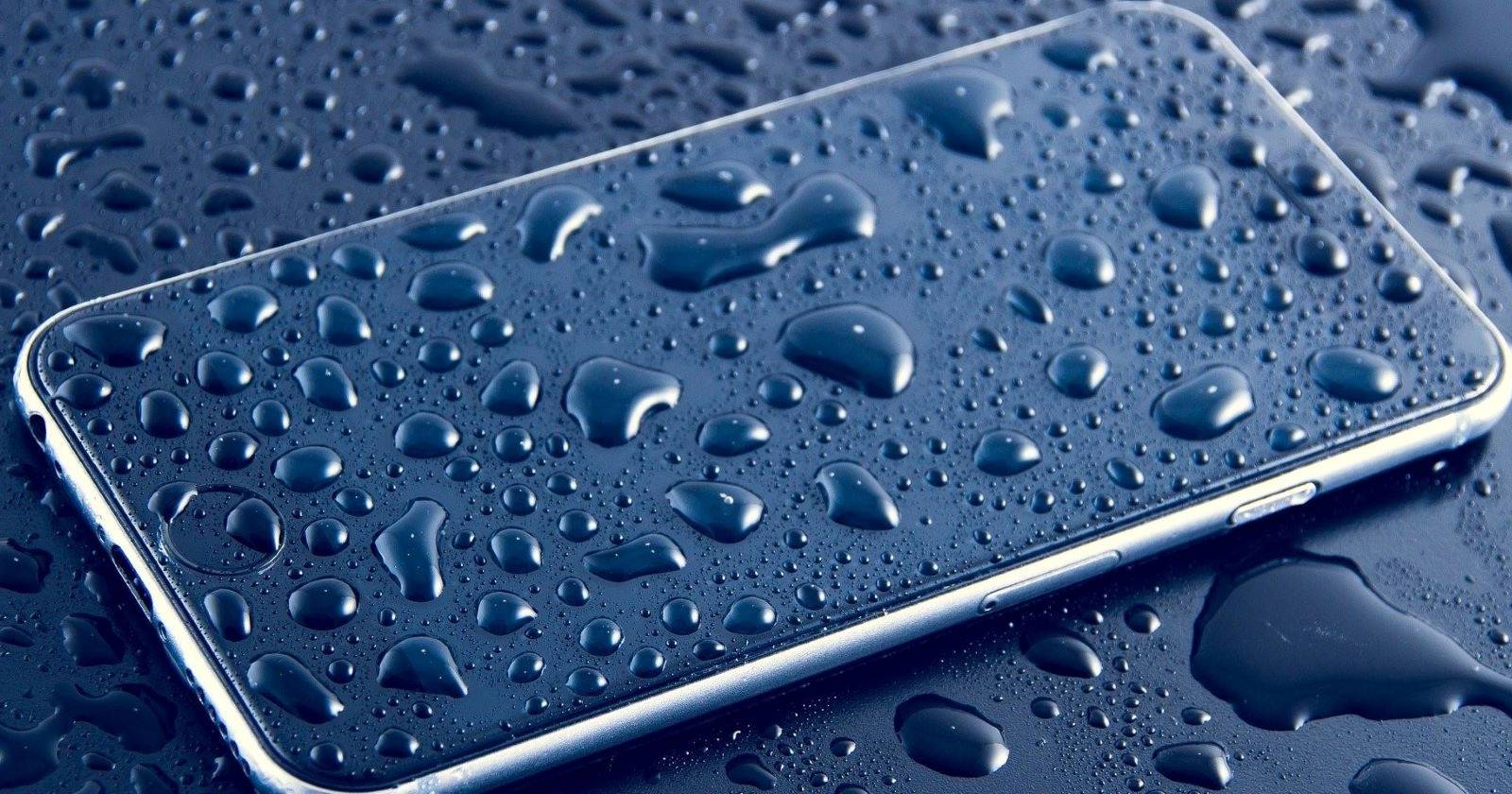 6 Simple Tips for Drying Your Smartphone USB Port