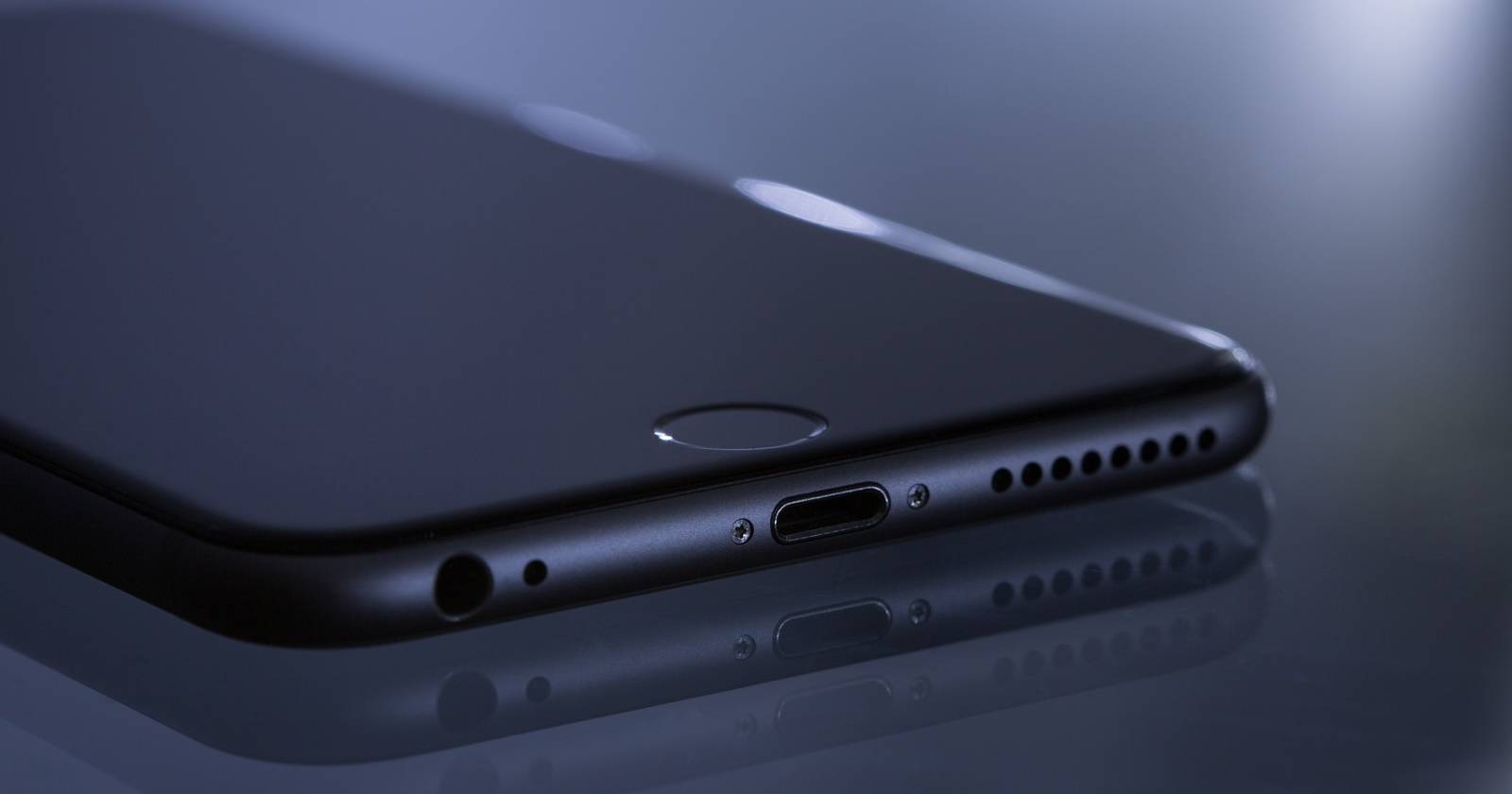 Why Can’t We Custom Build Our Smartphones Like a PC?