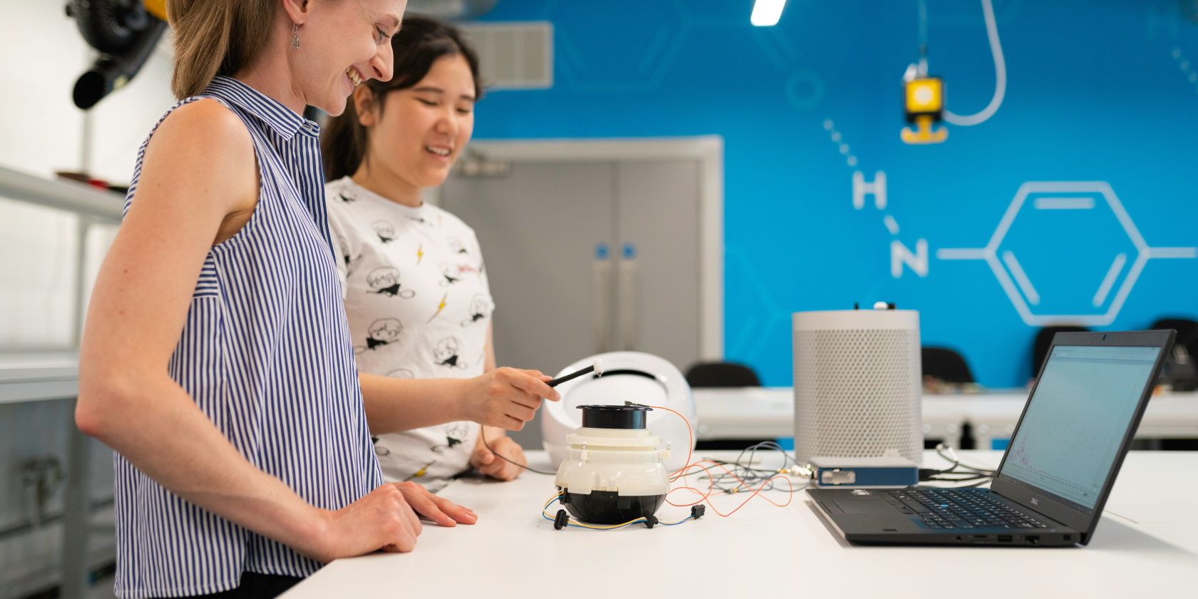 6 Top Virtual Science Lab Apps to Experiment With