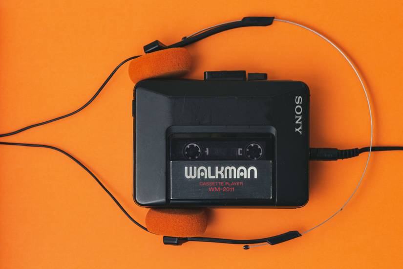 15 Old Tech Gadgets and Devices That Confuse the Younger Generation