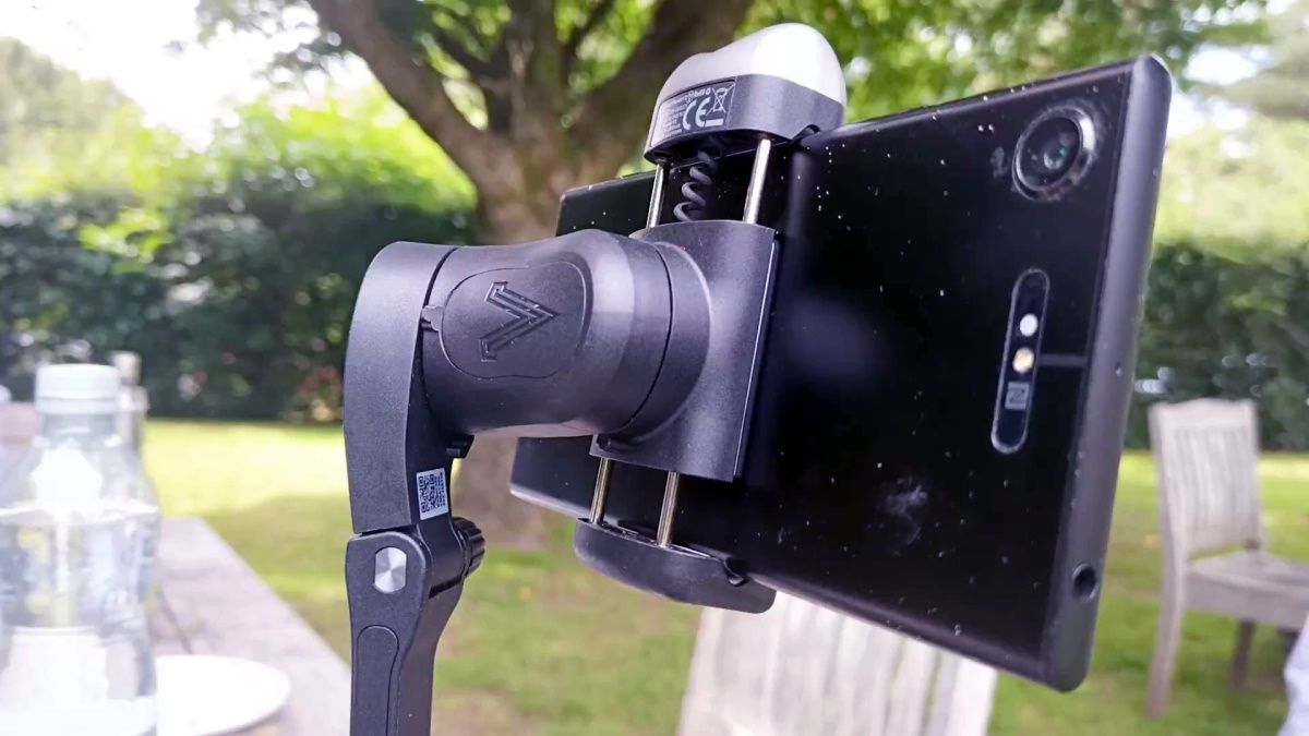 Hohem iSteady V2 Review: AI Face and Object Tracking Make This a Great ...