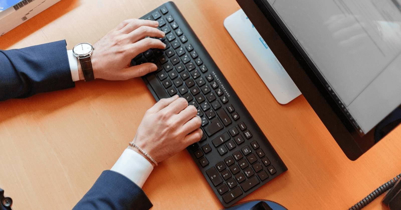 How to Find Duplicate Data in a Linux Text File With uniq