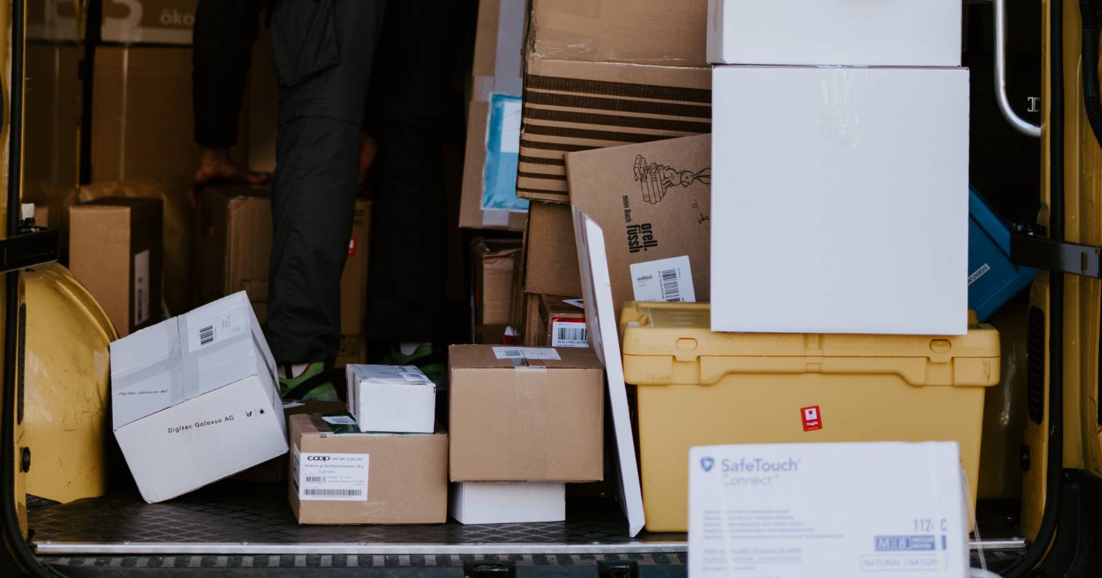 The 10 Best Package Tracking Sites to Track Your Shipments