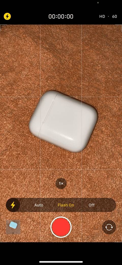 why do iphones flash