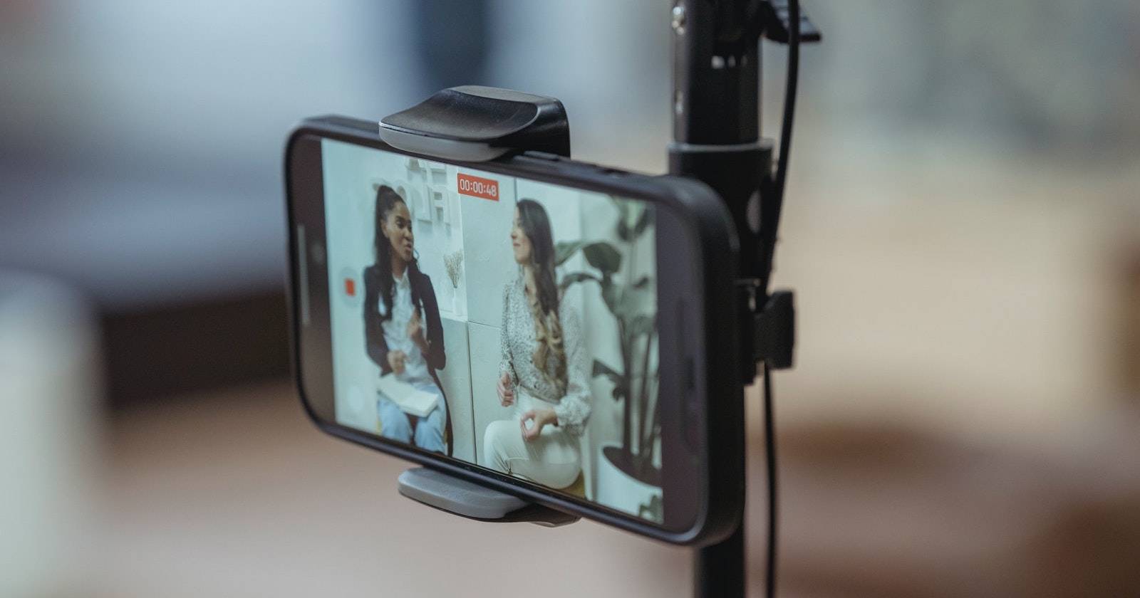 12 Useful Reasons for Turning Your Phone Into a Webcam