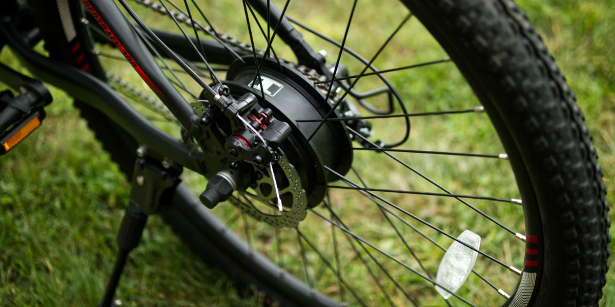 Metakoo Cybertrack 300 eBike Review: A Mountain Bike for Urban ...