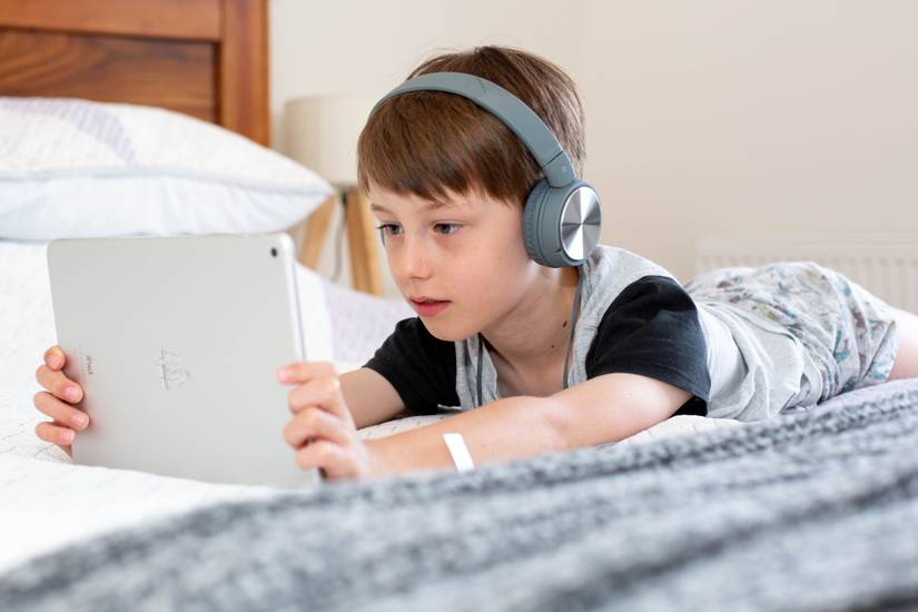 6 Negative Impacts of Technology on Children (And What You Can Do)