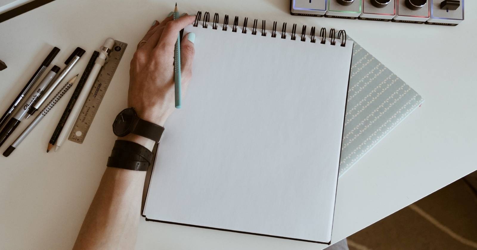 7 Online Stores for Left-Handed Products