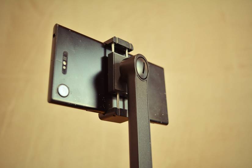 OBSBOT Me Review: Can This Auto-Tracking AI Phone Mount Level Up Your ...