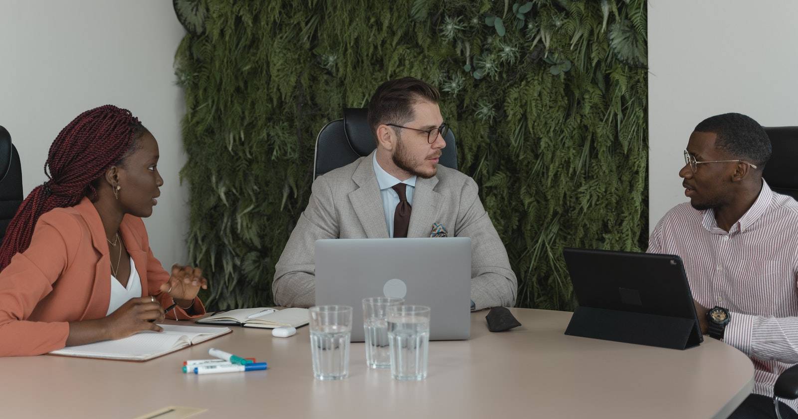 9 Common Job Interview Questions and How to Answer Them