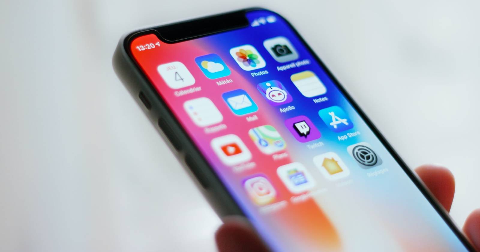 8 Useful iPhone Apps That'll Make Your iPhone Much Smarter