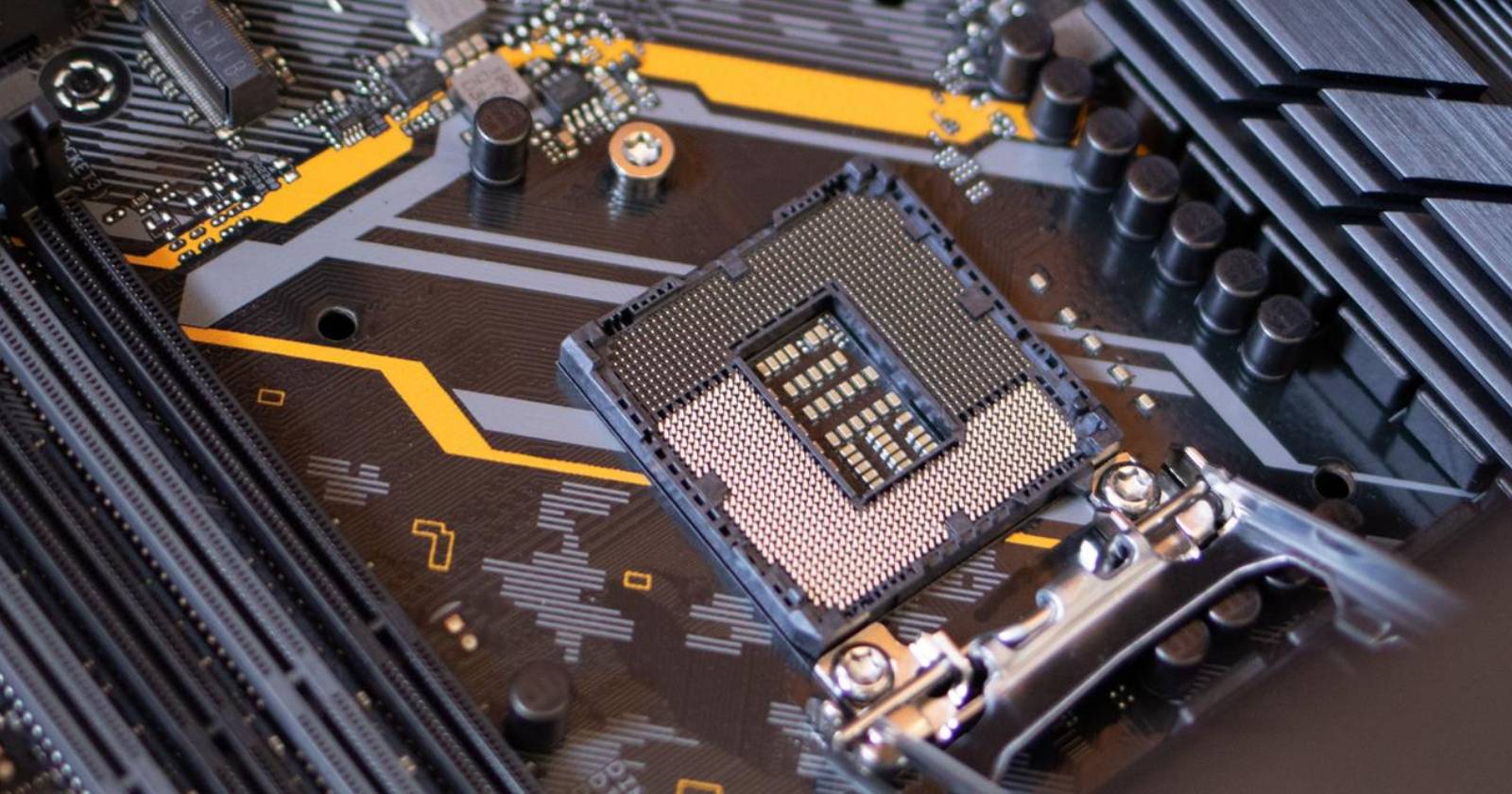 Intel Z690 Chipset and Motherboard Guide: 6 Reasons to Upgrade