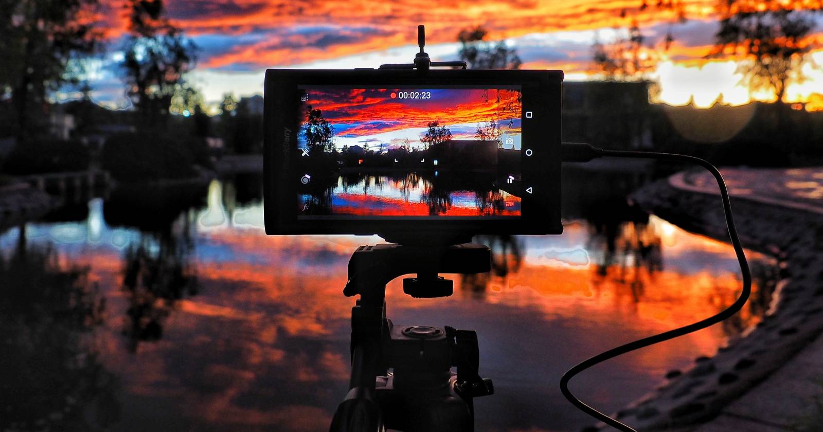 3 Cheap & Easy DIY Smartphone Tripod Mounts Made & Tested