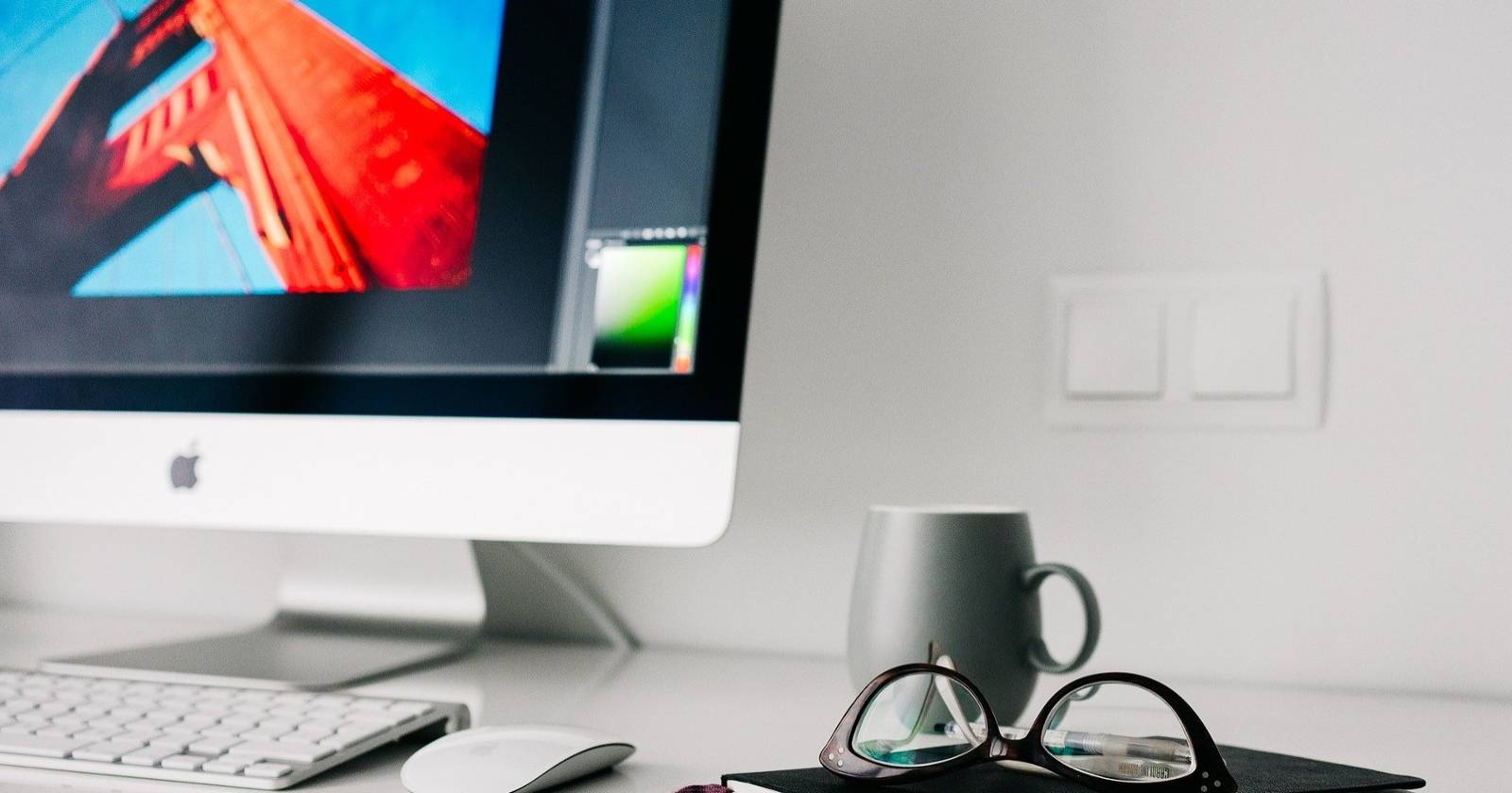 8 Work-From-Home Gadgets You Need in 2022