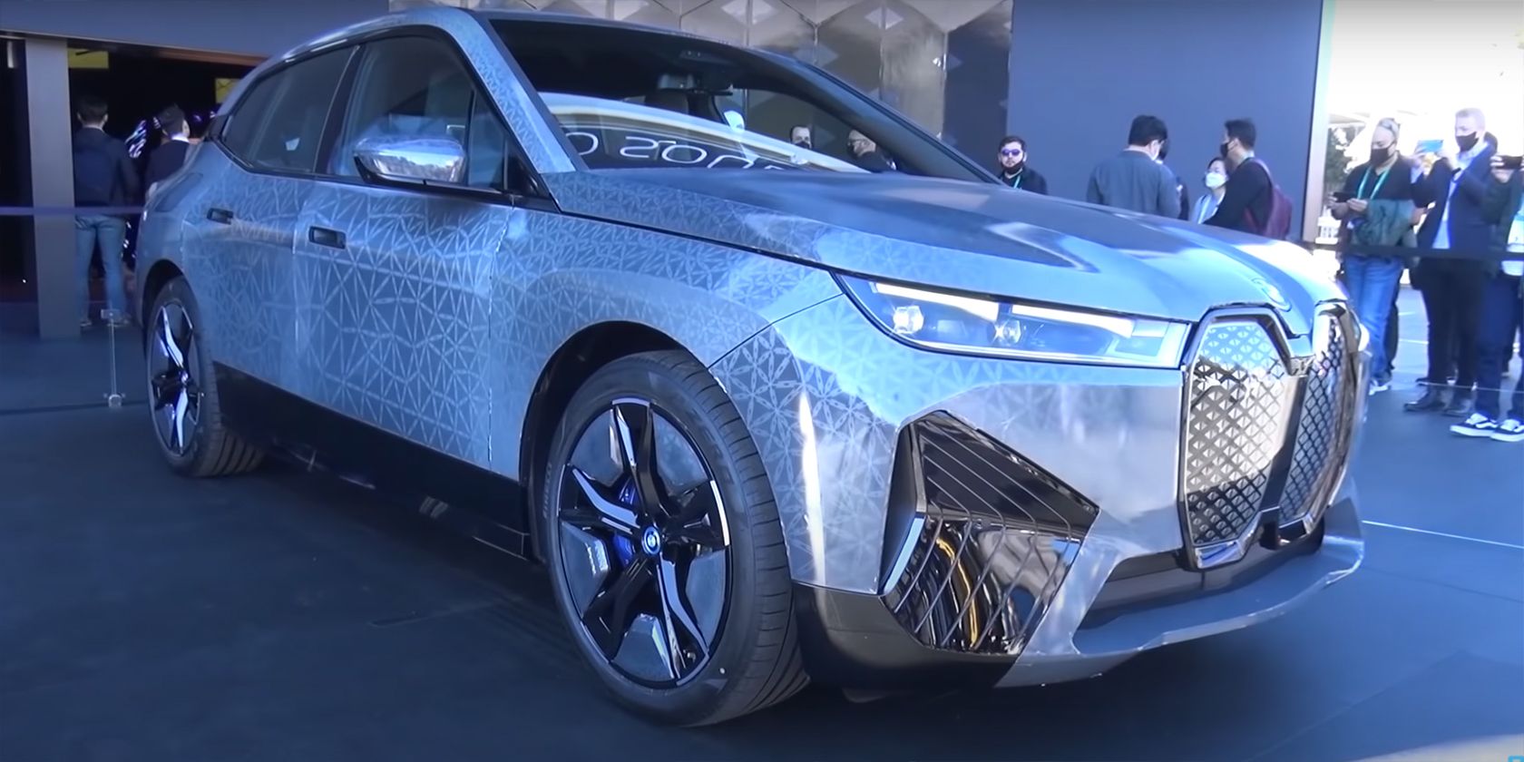 How Do Color-Changing Car Body Panels Work?