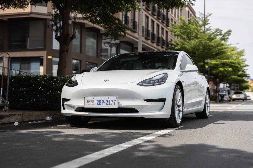7 Reasons People Love Tesla So Much
