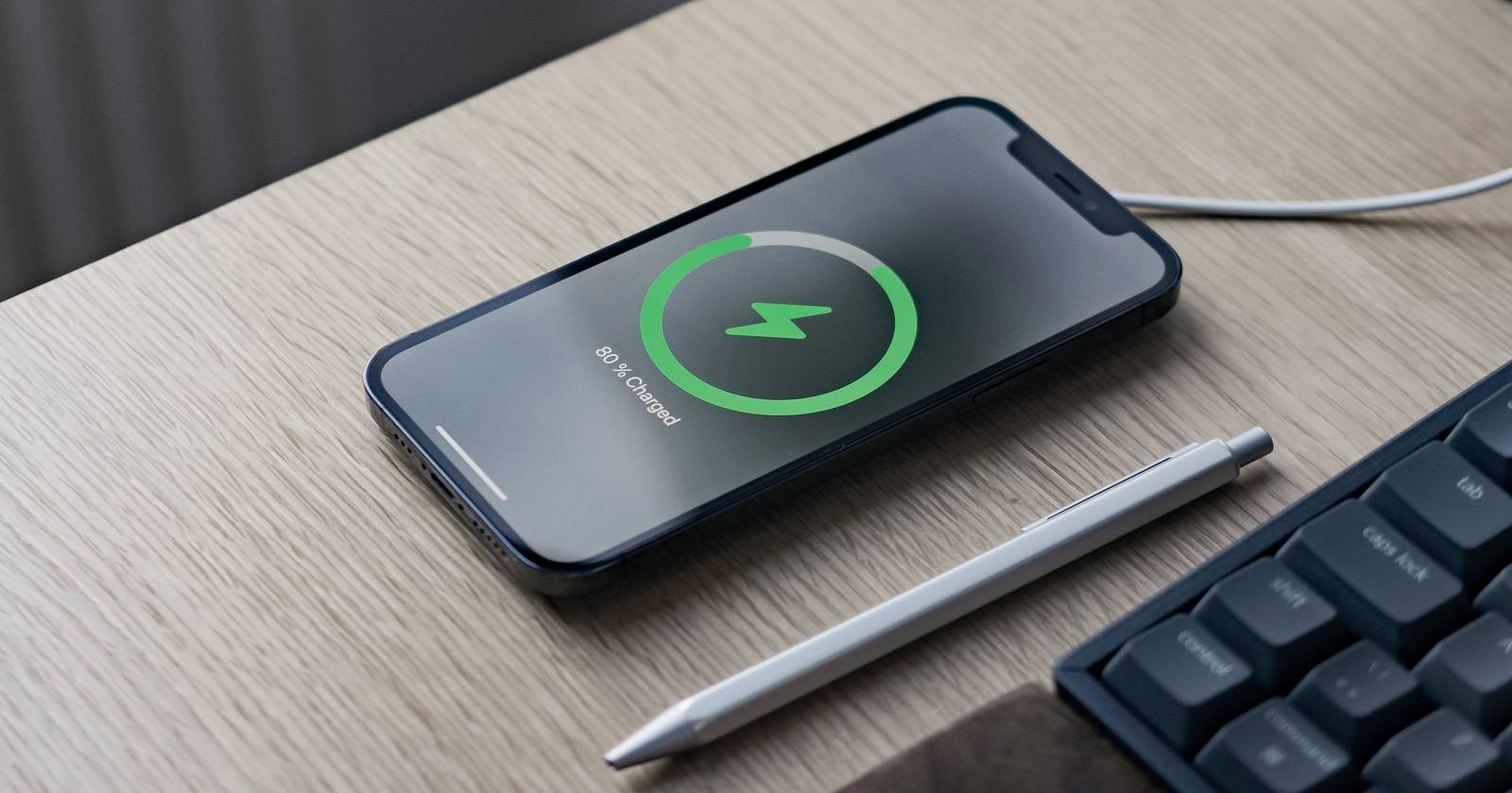 7 Lifesaver DIY Phone Chargers You Should Build