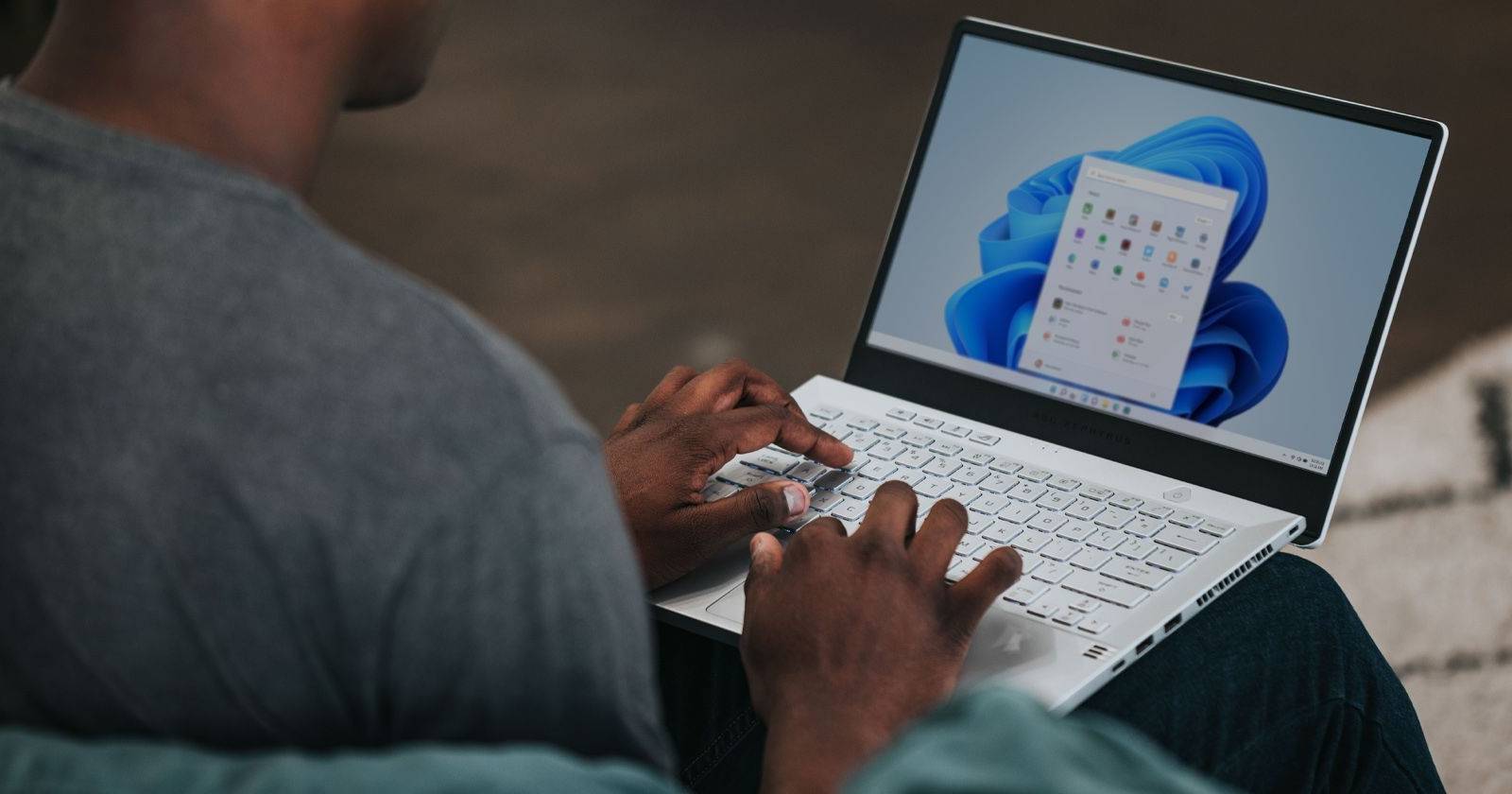 4 Things to Do if Your Laptop's Hinge Just Broke