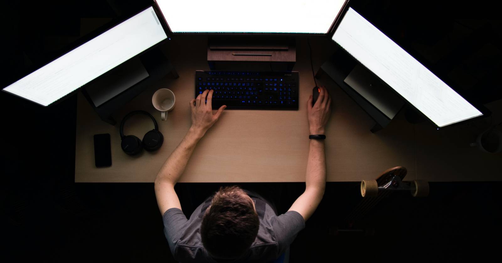 How to Set Up Multiple Monitors From a Single Laptop HDMI Port