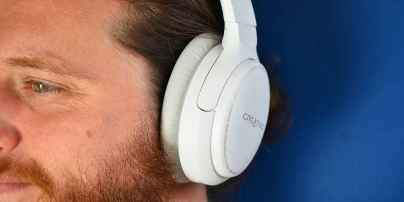 Over-Ear vs. On-Ear Headphones: What's the Difference and What Should ...