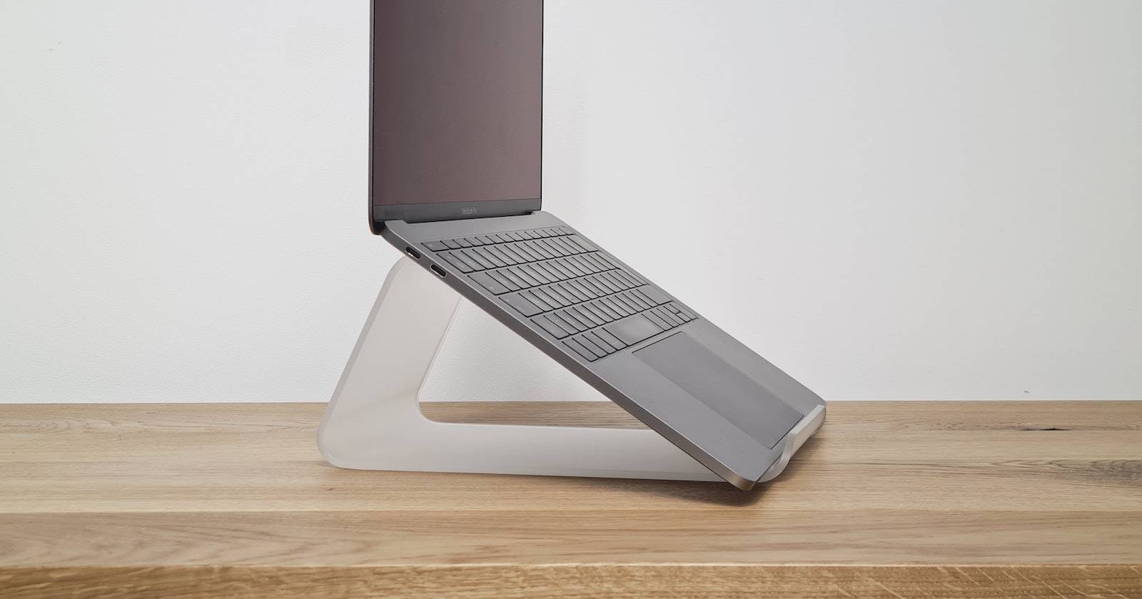 How to Choose the Best MacBook Stand