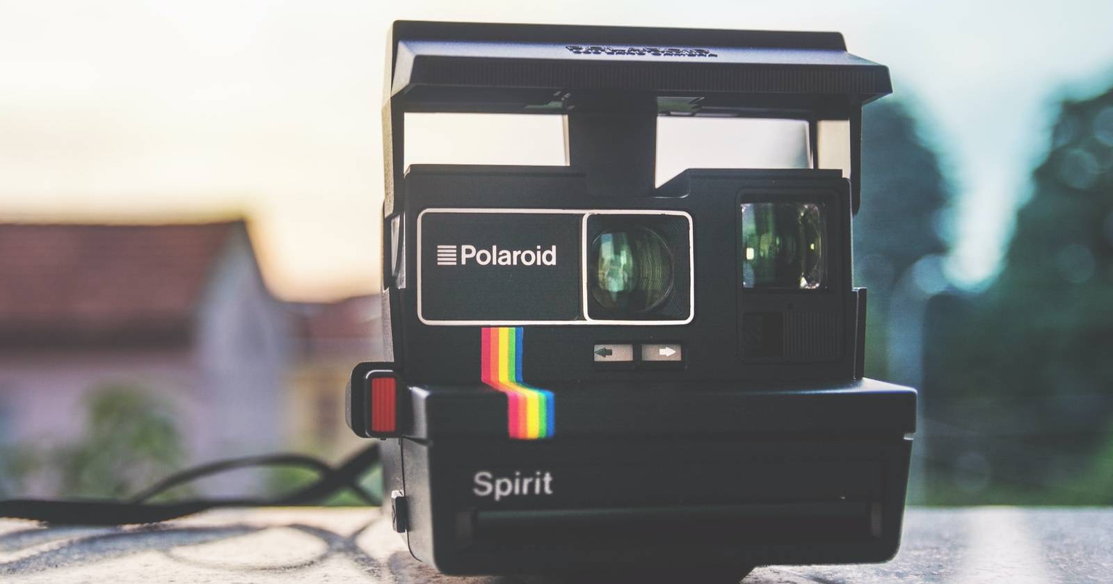 How to Take the Perfect Polaroid Picture: 8 Tips