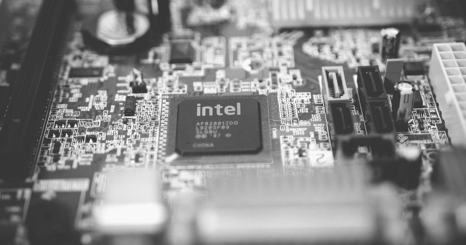 Researchers Find New Spectre Vulnerabilities in Older AMD and Intel Chips