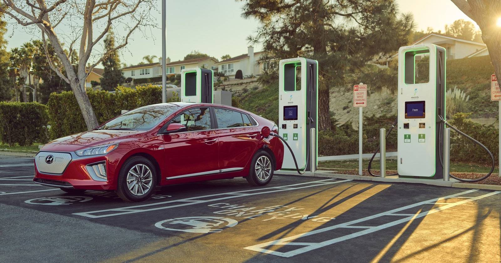 5 Largest EV Charging Networks in the US