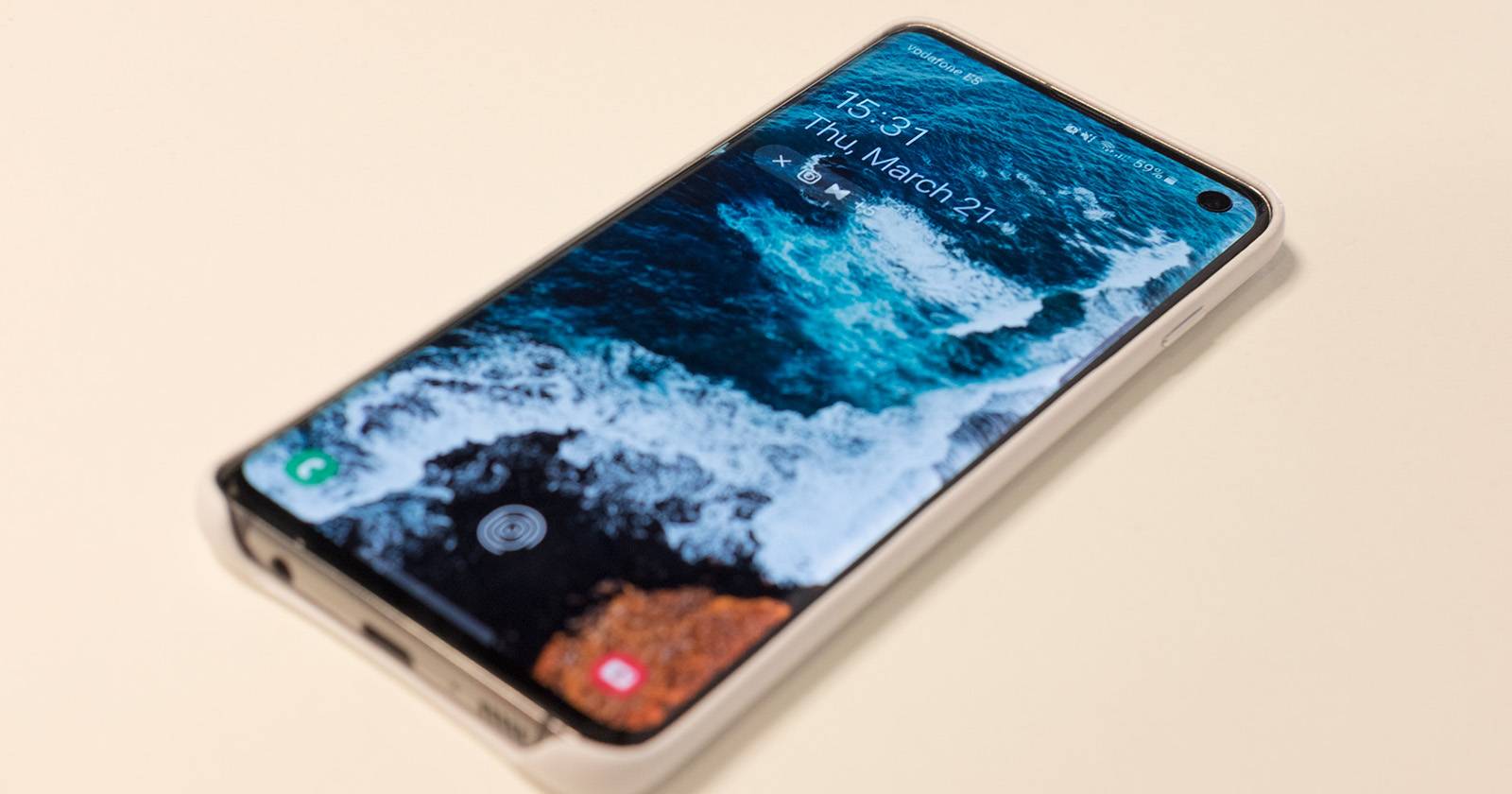 How to Use Lock Screen Widgets on Your Samsung Phone