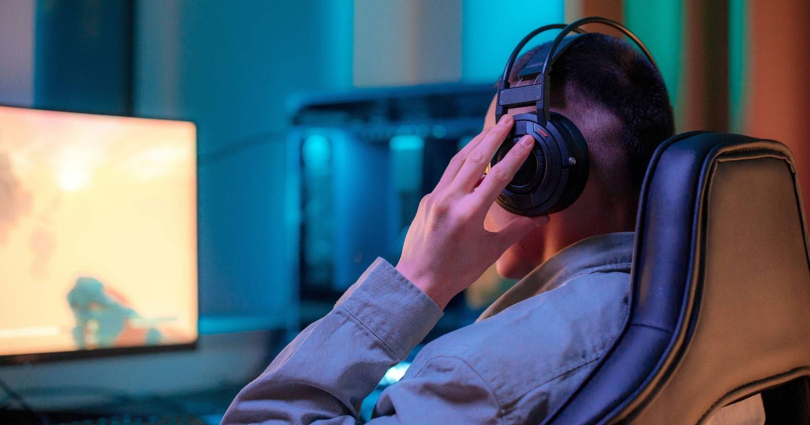 How to Use Voice Chat Safely While Gaming Online