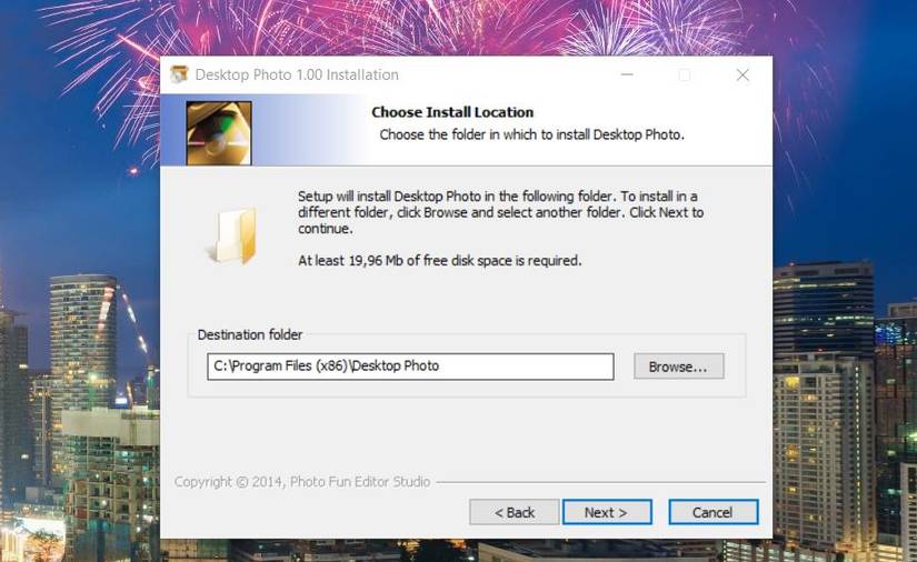 How to Add an Overlapping Photo to Windows 11’s Desktop Wallpaper