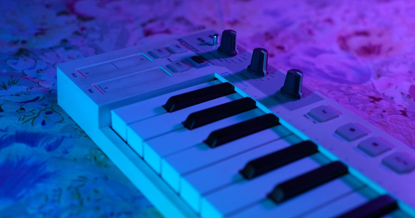 7 Things You Should Know When Buying Your First MIDI Keyboard