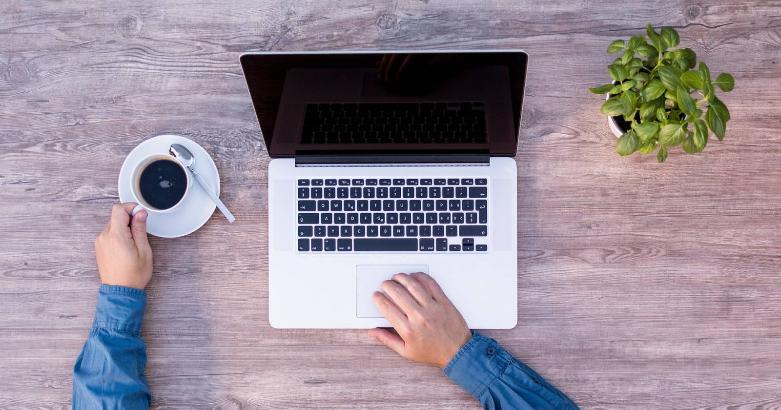 5 Ways to Fix a Windows Device That's Stuck in Dark Mode