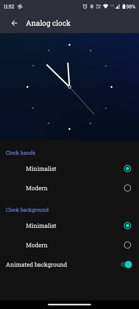 How to Change the Peek Display Clock on Motorola Phones