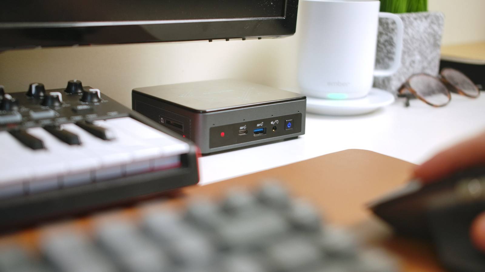 Geekom Mini Air 11 Review (and Giveaway!)