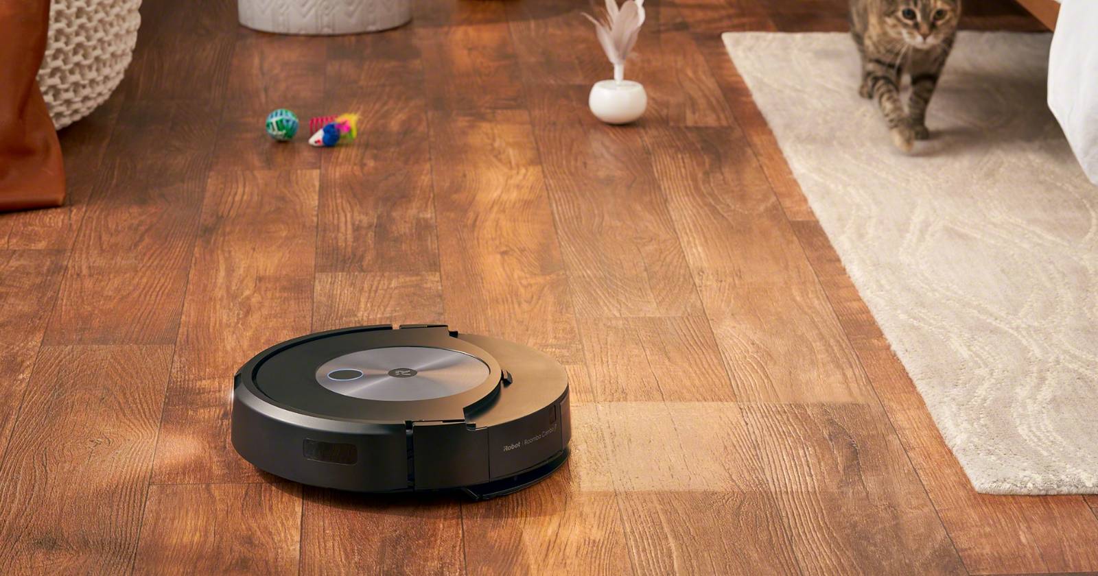 iRobot Introduces Its First Vacuum and Mop Combo, the Roomba Combo j7+