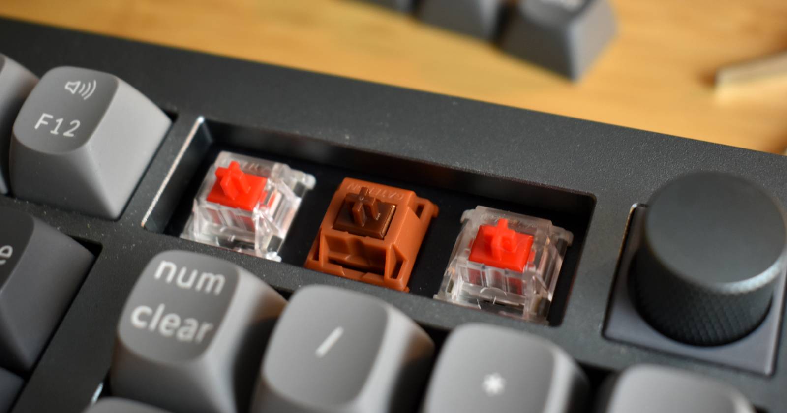 Hall Effect vs. Optical: What Mechanical Keyboard Switches Should You ...