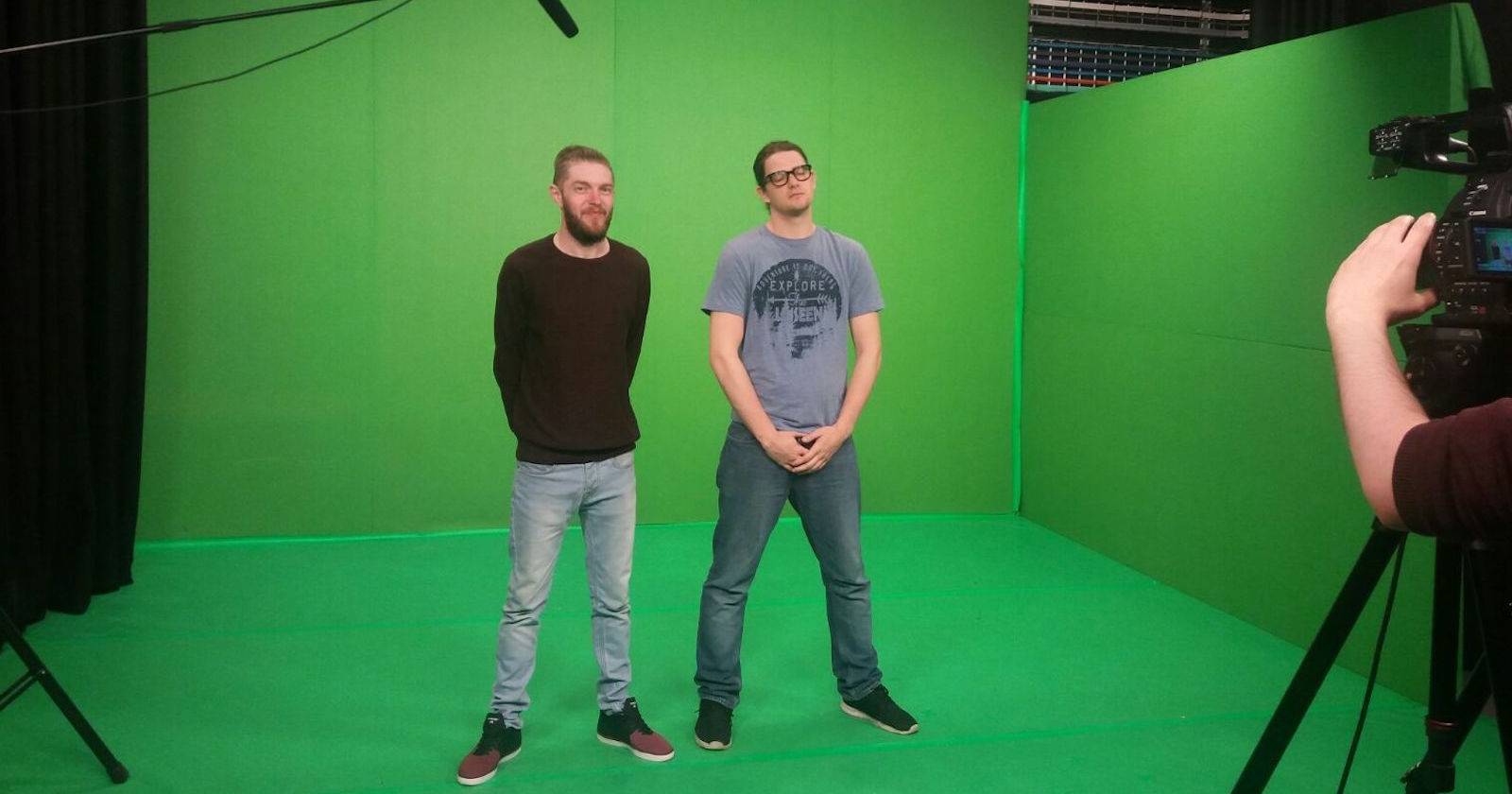 How to Set Up a Home Green Screen Studio in 4 Simple Steps
