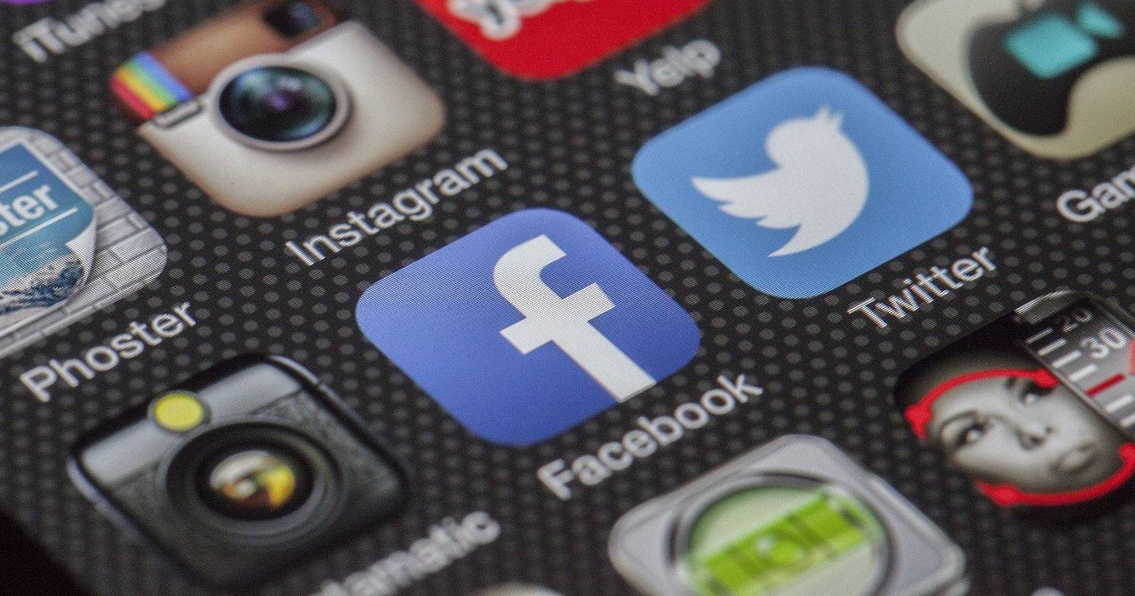 Should You Use Facebook to Log Into Other Apps? 6 Pros and Cons