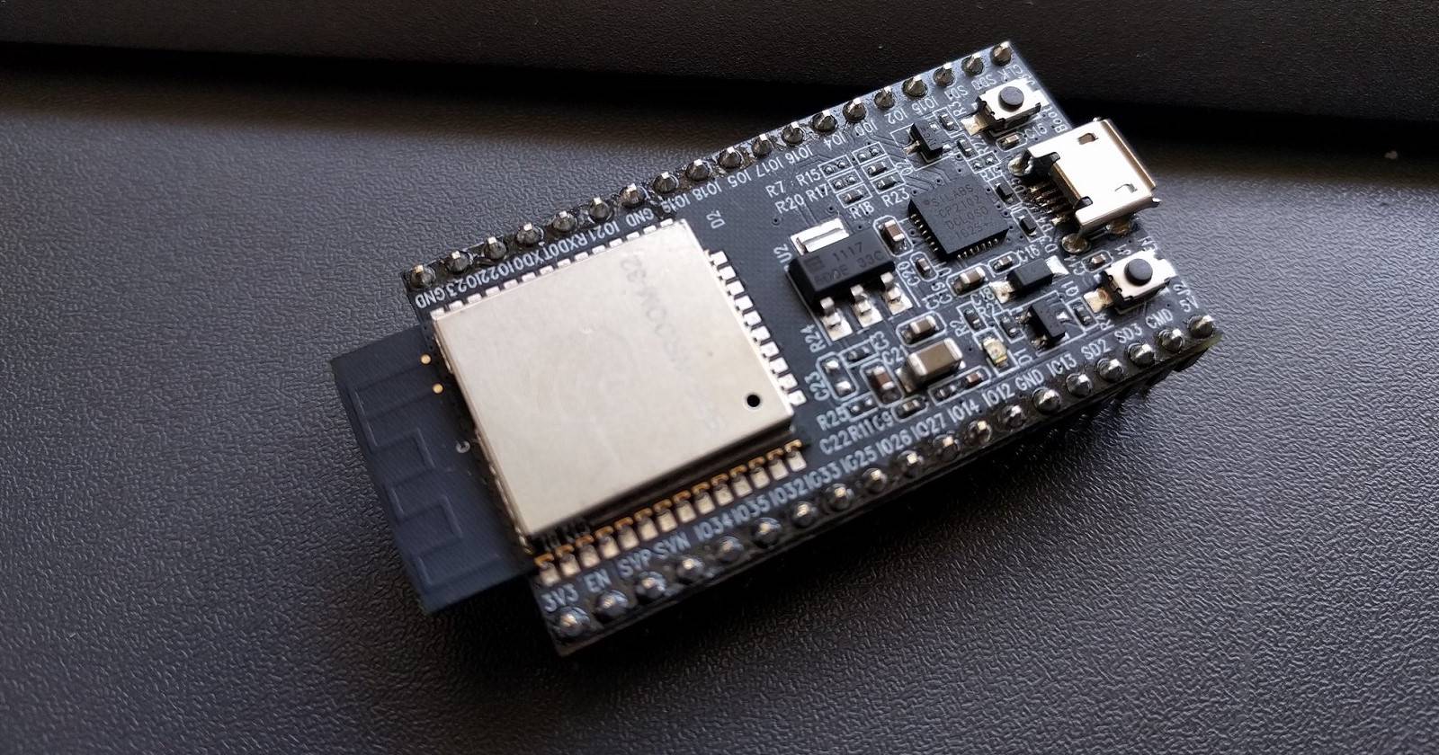 Raspberry Pi Pico vs. ESP32: Which Microcontroller Is Right for You?