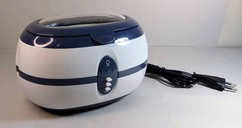 What Is an Ultrasonic Cleaner and How Does One Work?