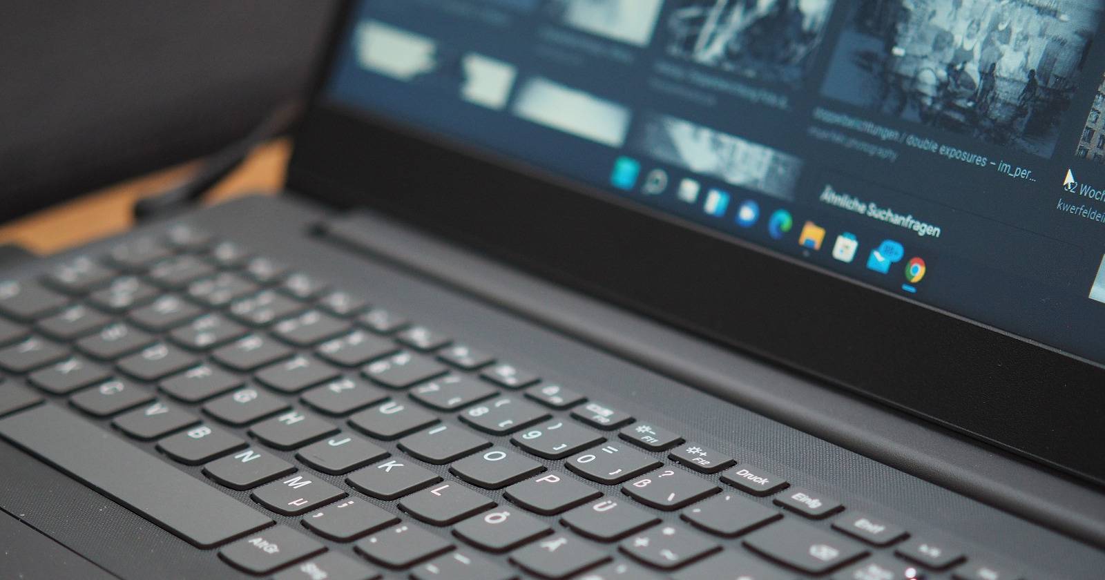 How to Hide or Show the Clock and Date From the Taskbar in Windows 10 ...