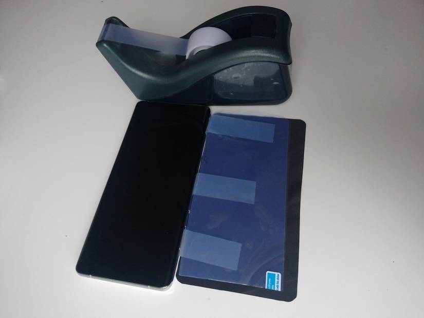 How to Apply a Screen Protector: 3 Methods