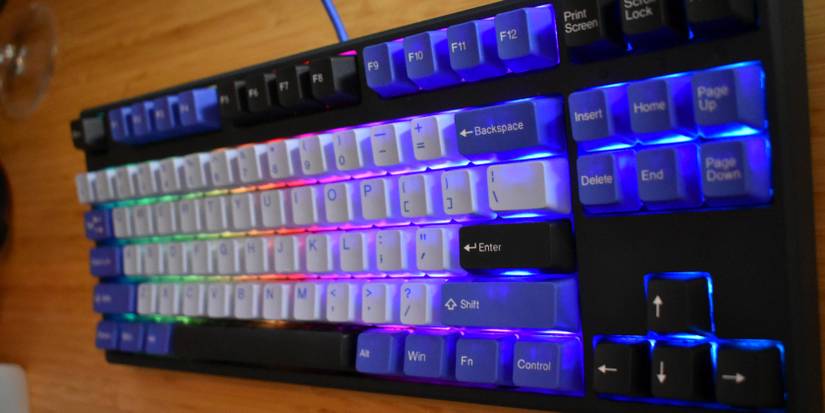 Kono Discord TKL Mechanical Keyboard Review: Great On the Eyes, Not So ...