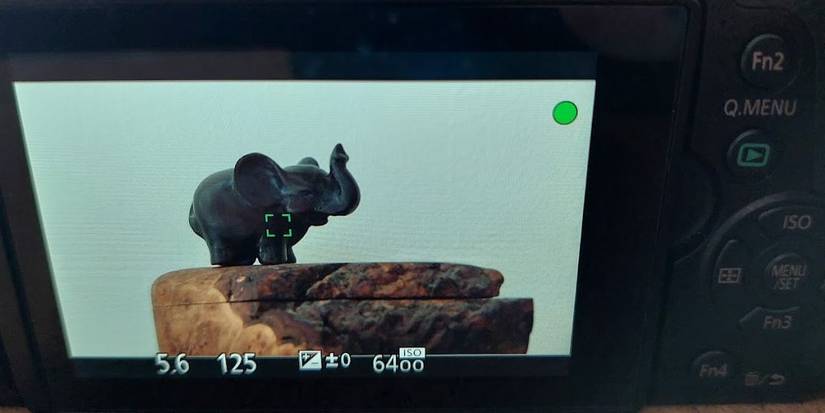 7 Features Smartphone Cameras Need to Beat DSLRs