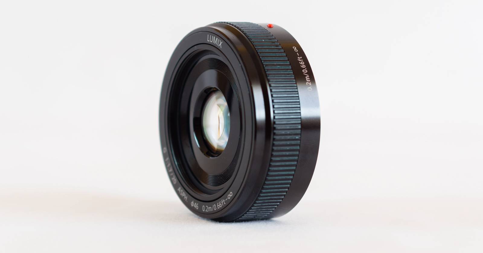 What Is a Pancake Lens and Is It Worth Buying One?