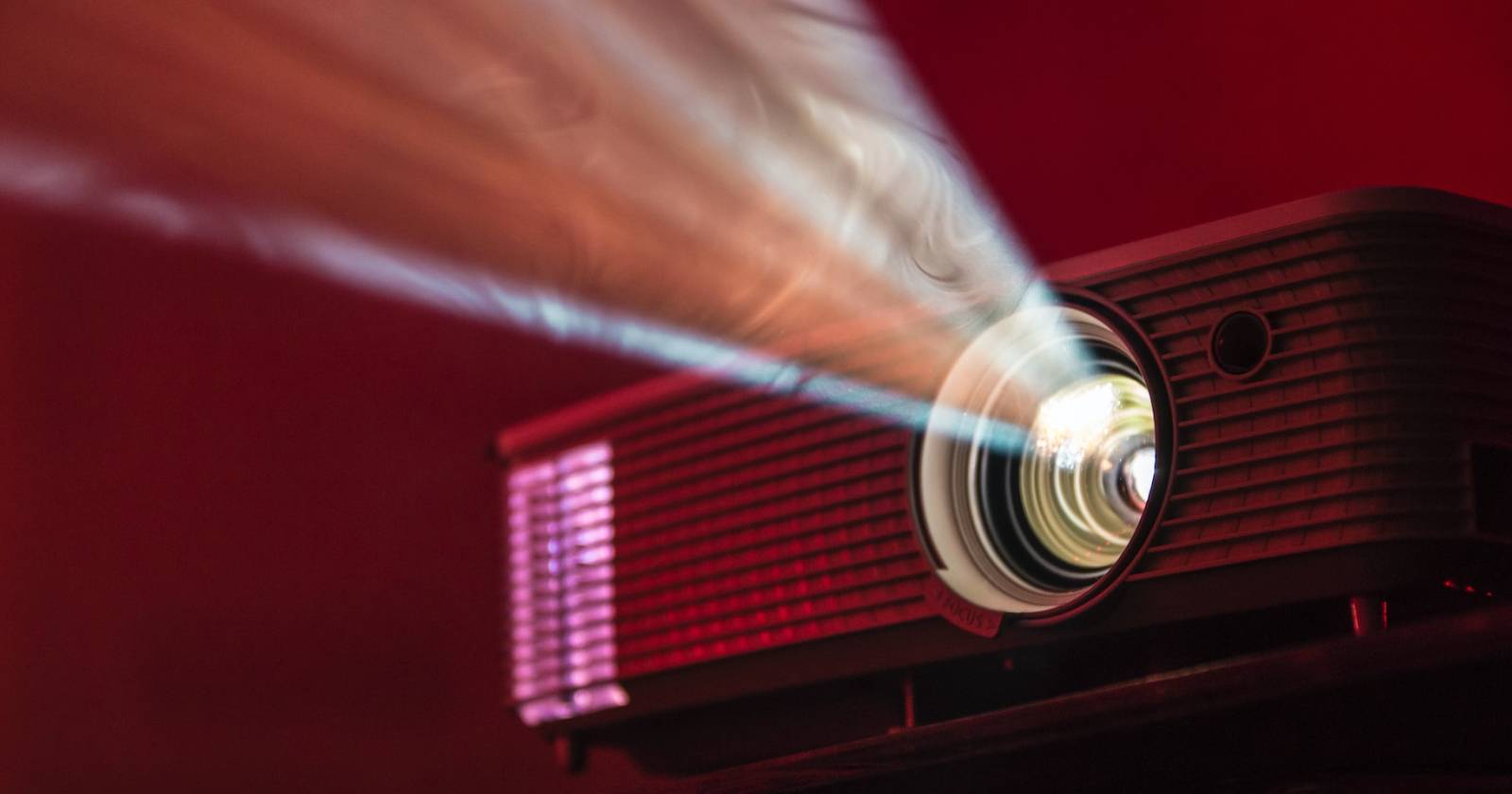 8 Key Factors to Consider When Buying a Projector