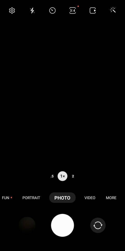 How to Use the Camera on a Samsung Phone